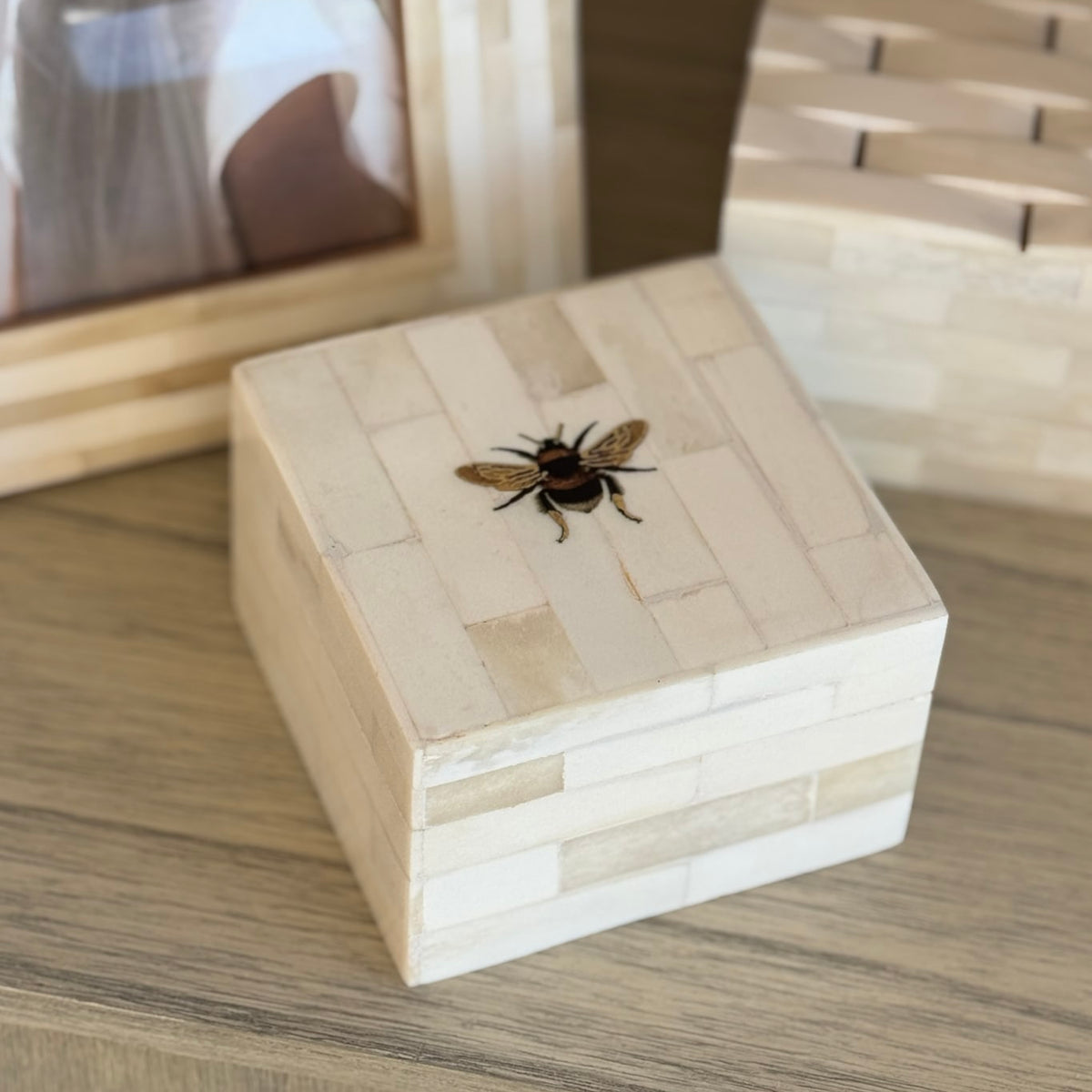 Square Bee Box – Magpie Style