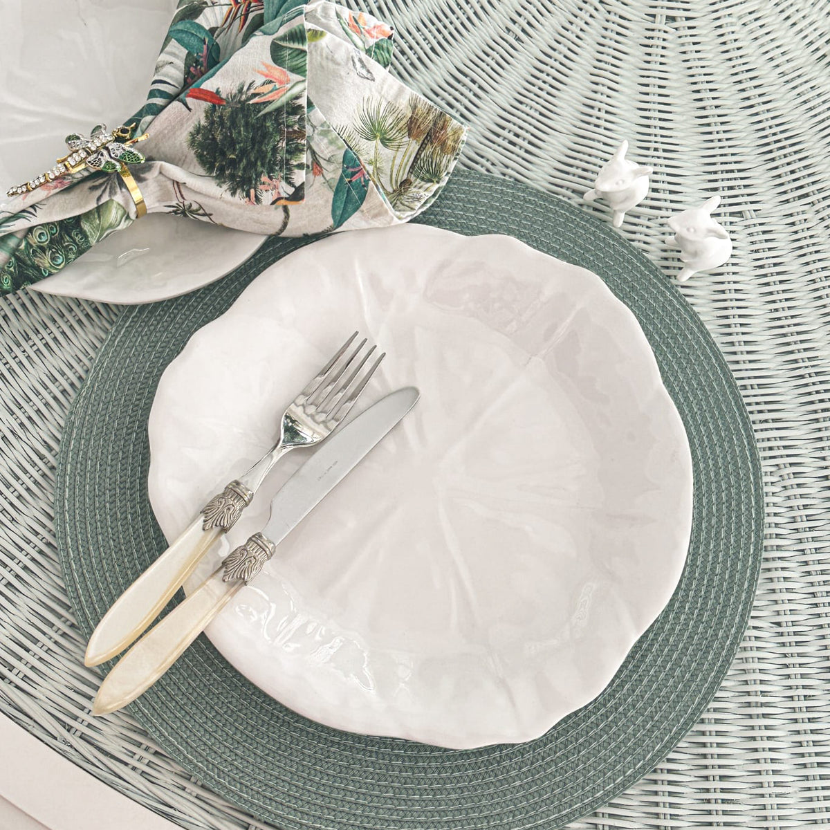 Cabbage Leaf Melamine Dinner Plate – Magpie Style
